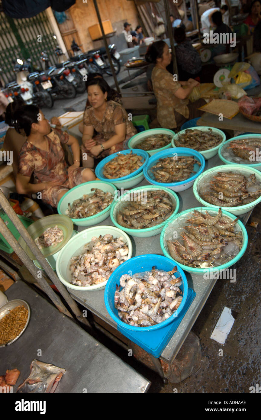 Fish Market in Hanoi Vietnam PH Dan White Stock Photo - Alamy