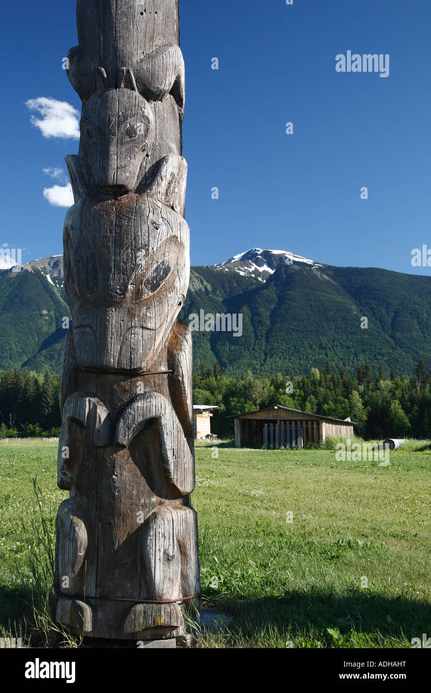 Kitwanga totem poles hi-res stock photography and images - Alamy