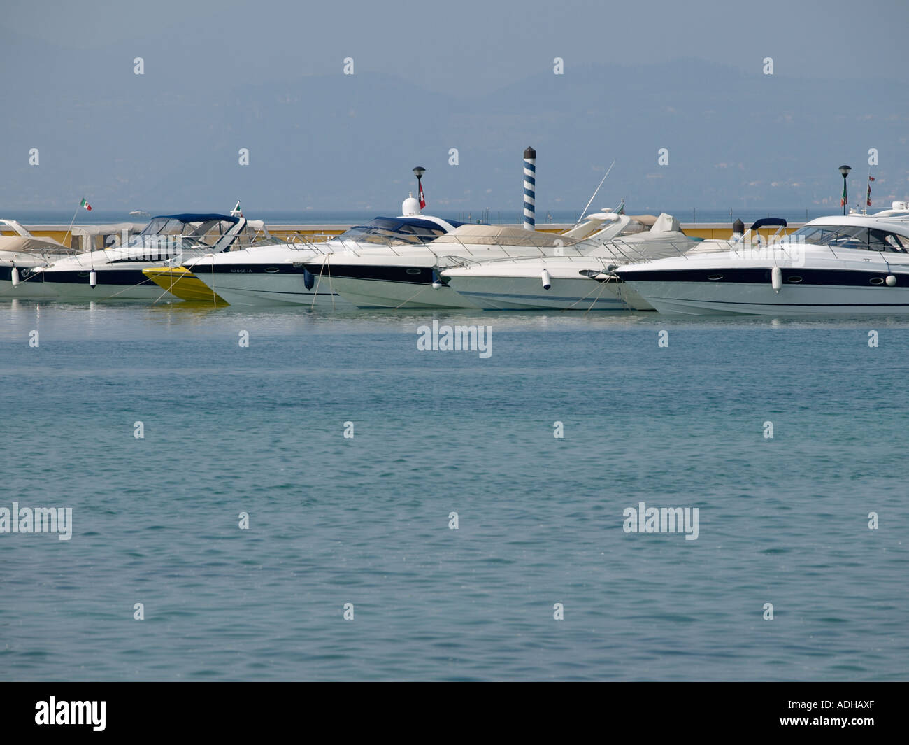 Powerboats speedboats hi-res stock photography and images - Alamy
