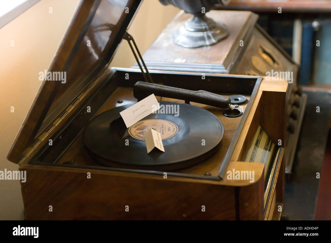 Gramaphone hi-res stock photography and images - Alamy