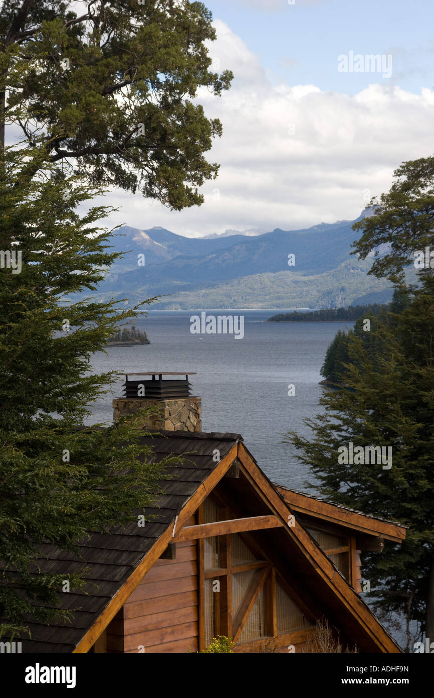 Nicel small wooden cottage Stock Photo - Alamy