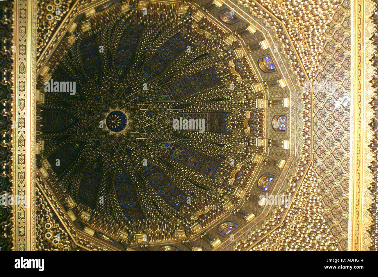 Muqarnas dome hi-res stock photography and images - Alamy