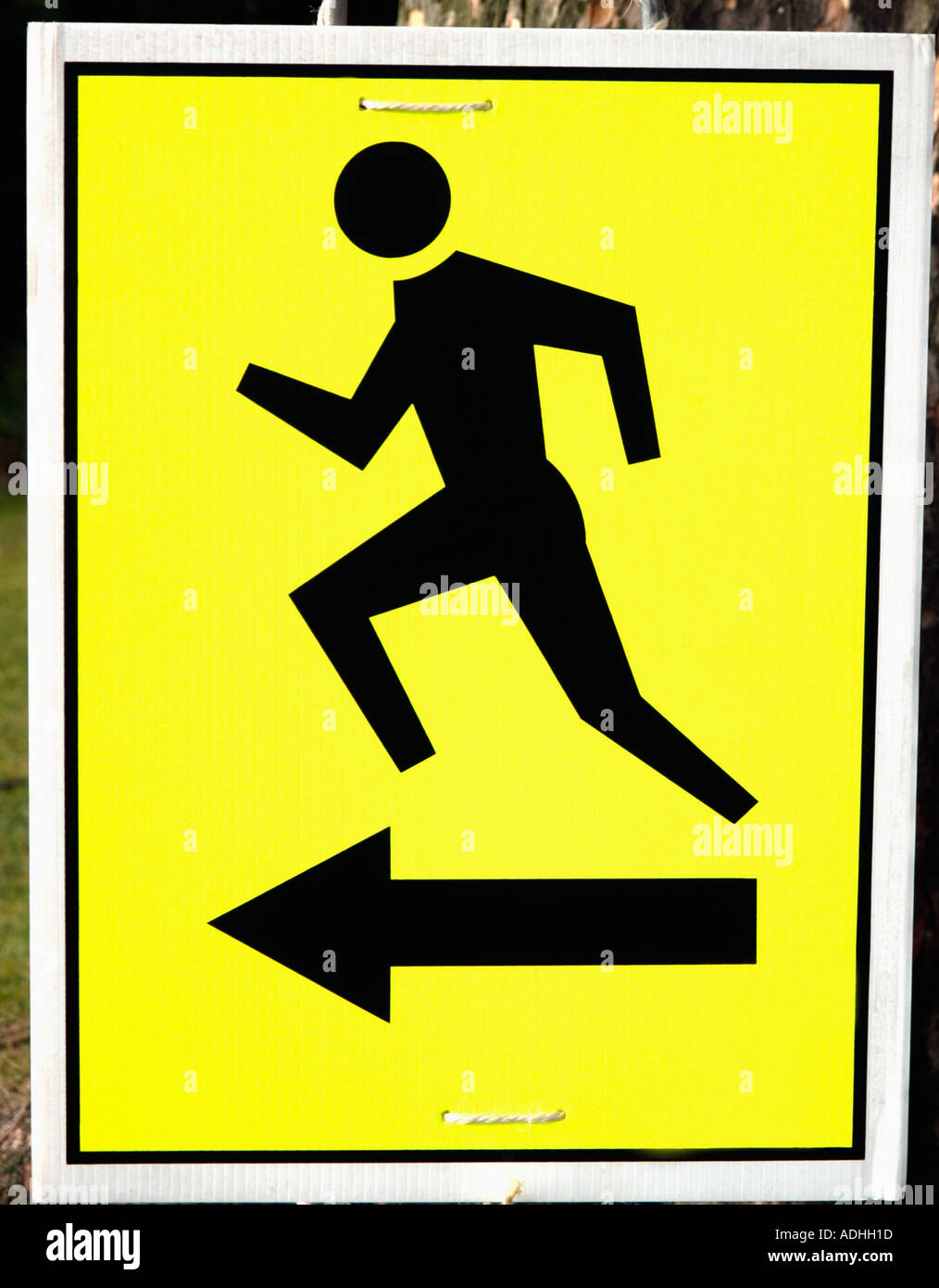 Run this way sign Stock Photo - Alamy