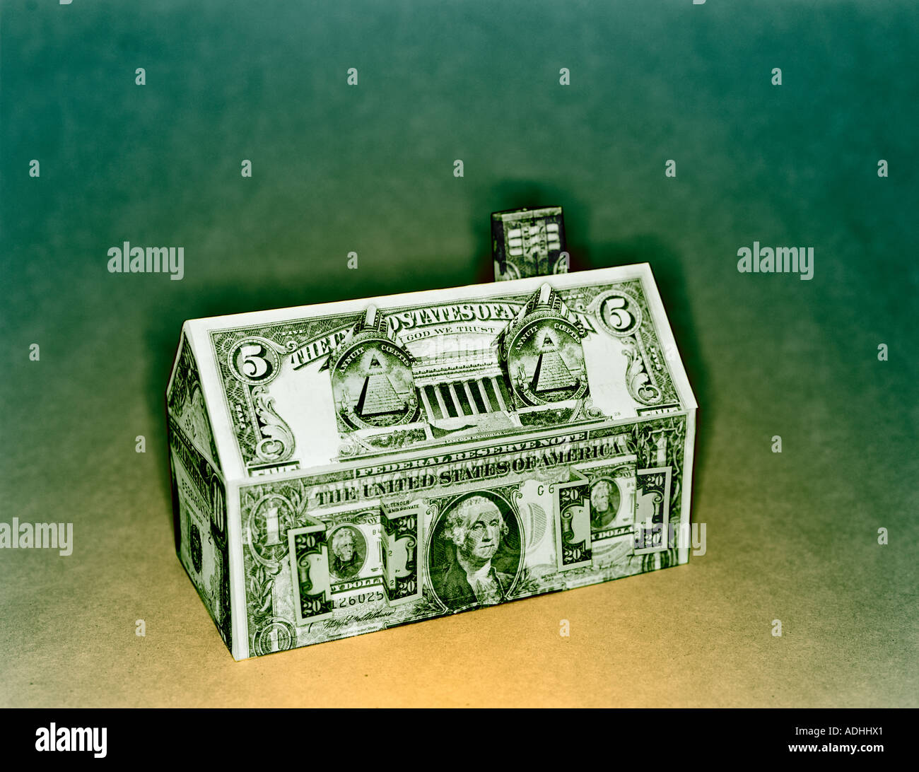 Miniature us paper currency hi-res stock photography and images - Alamy