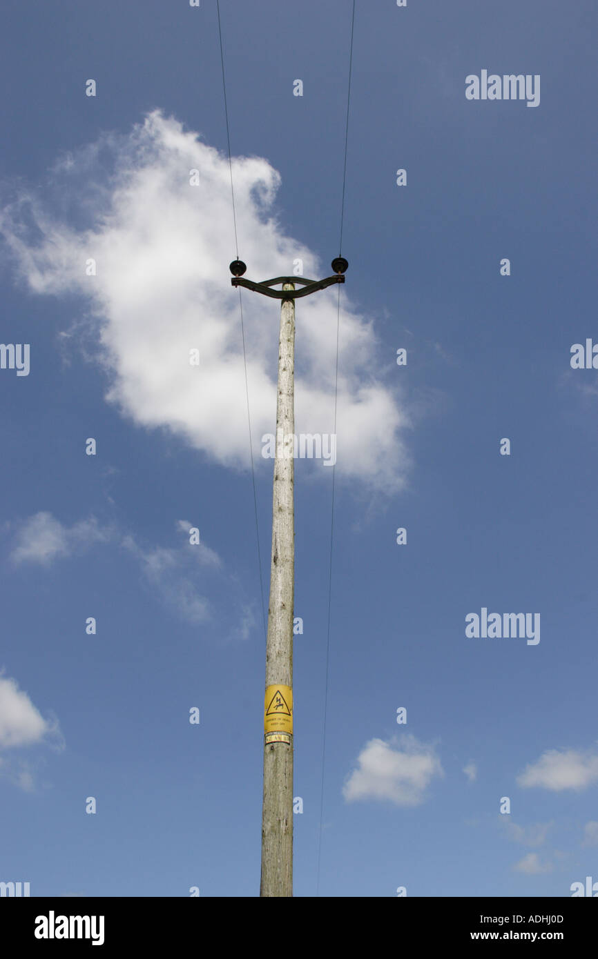 Electricity pole of sky hi-res stock photography and images - Alamy