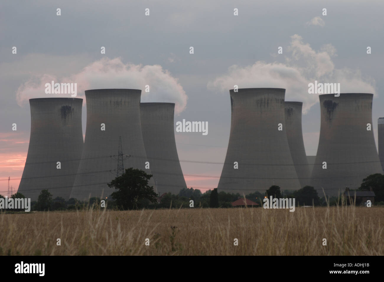 Drax cooling tower hi-res stock photography and images - Alamy