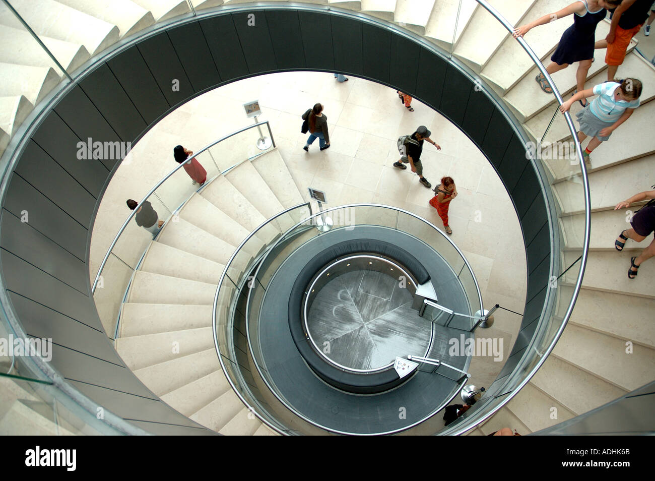 Louvre gallery hi-res stock photography and images - Alamy