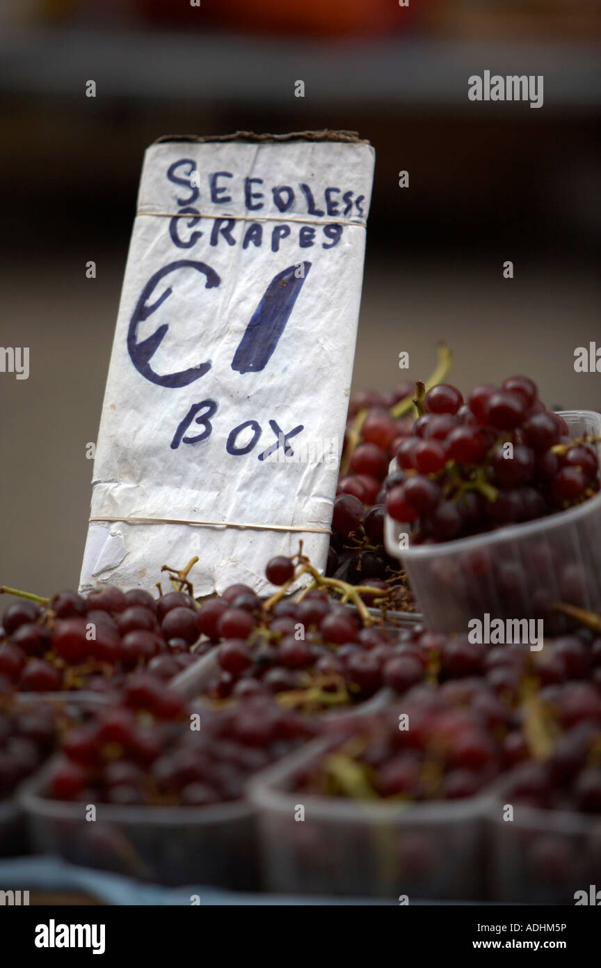 boxes of black purple seedless grapes 1 euro a box prices at outdoor ...