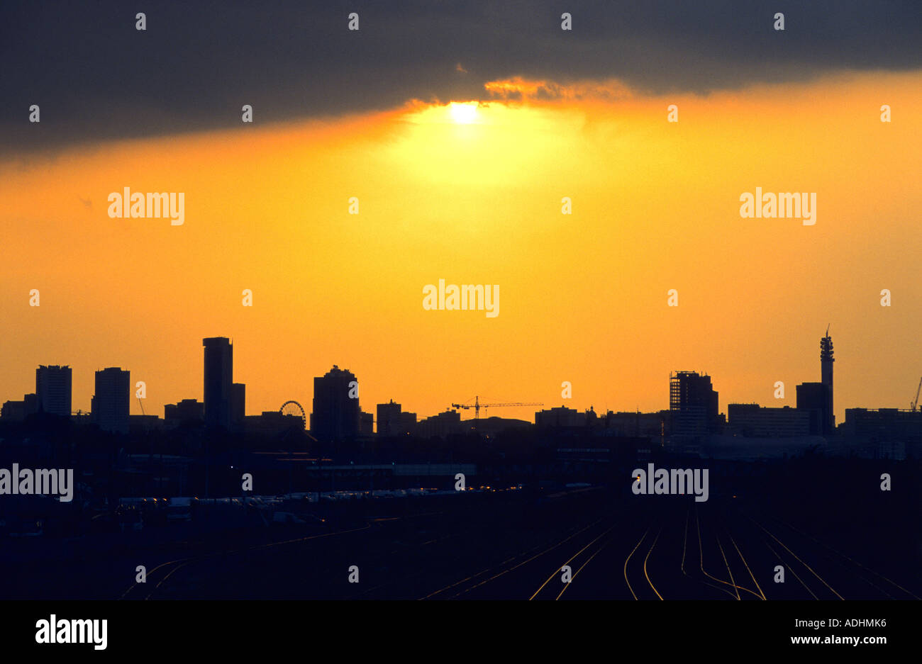 Birmingham skyline silhouette hi-res stock photography and images - Alamy
