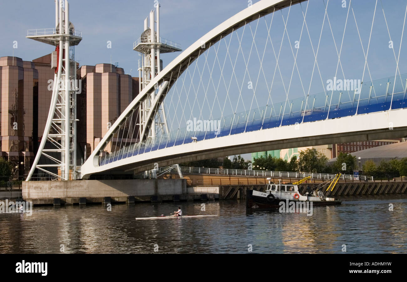 Canoe bridge england hi-res stock photography and images - Alamy