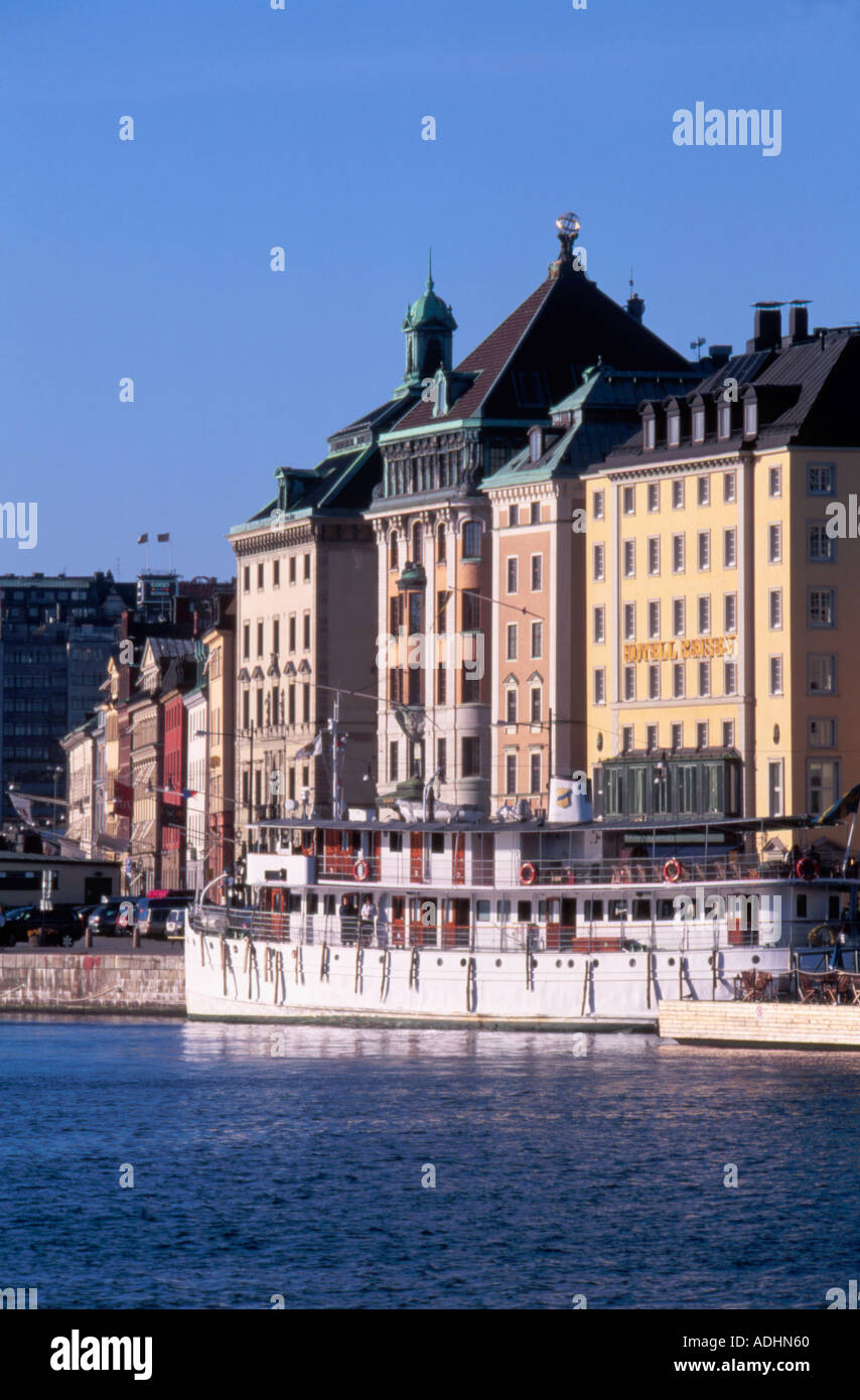 Gamla stan reflecting hi-res stock photography and images - Alamy