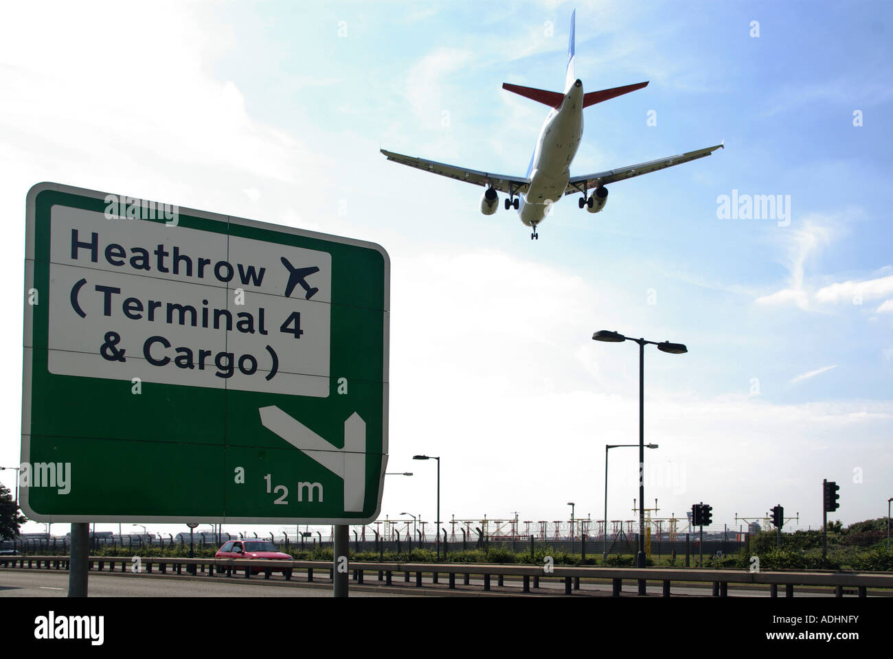Heathrow terminal 4 sign High Resolution Stock Photography and Images ...