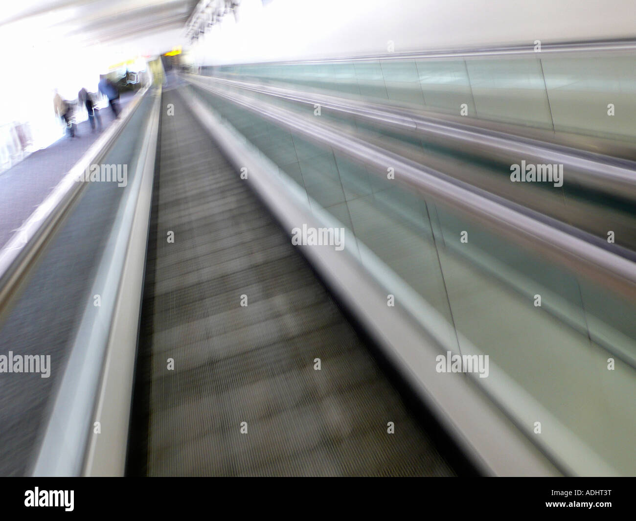 Airport moving pathway hi-res stock photography and images - Alamy