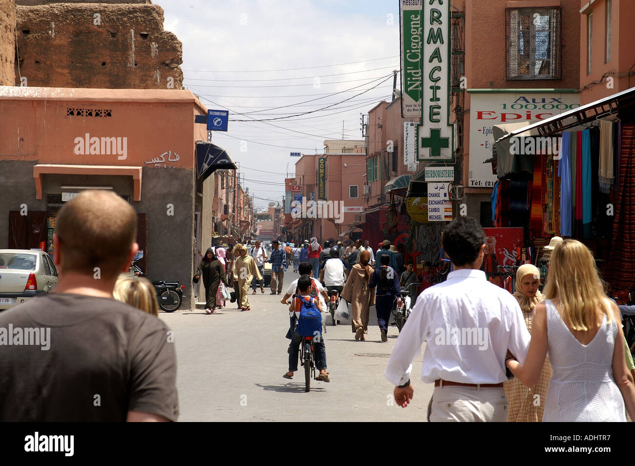 Back street of marrakech hi-res stock photography and images - Alamy