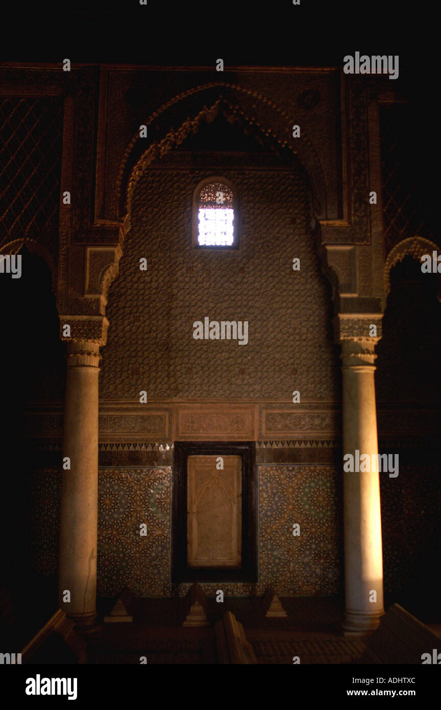 Archway in old marakech building hi-res stock photography and images ...