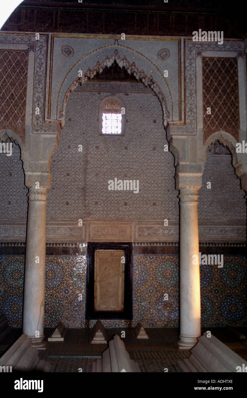 Archway in old marakech building hi-res stock photography and images ...