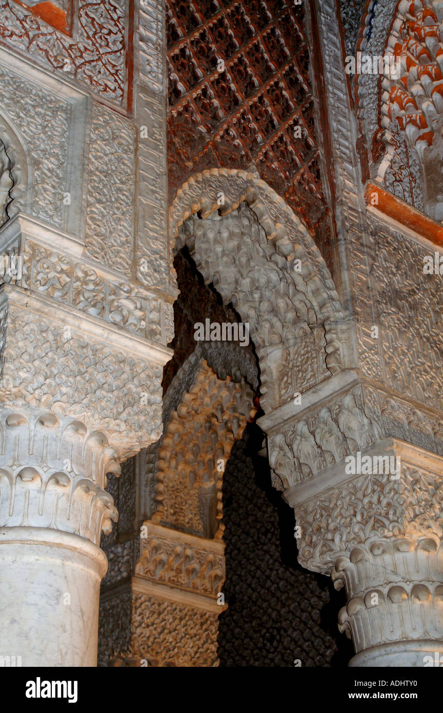 Archway in old marakech building hi-res stock photography and images ...