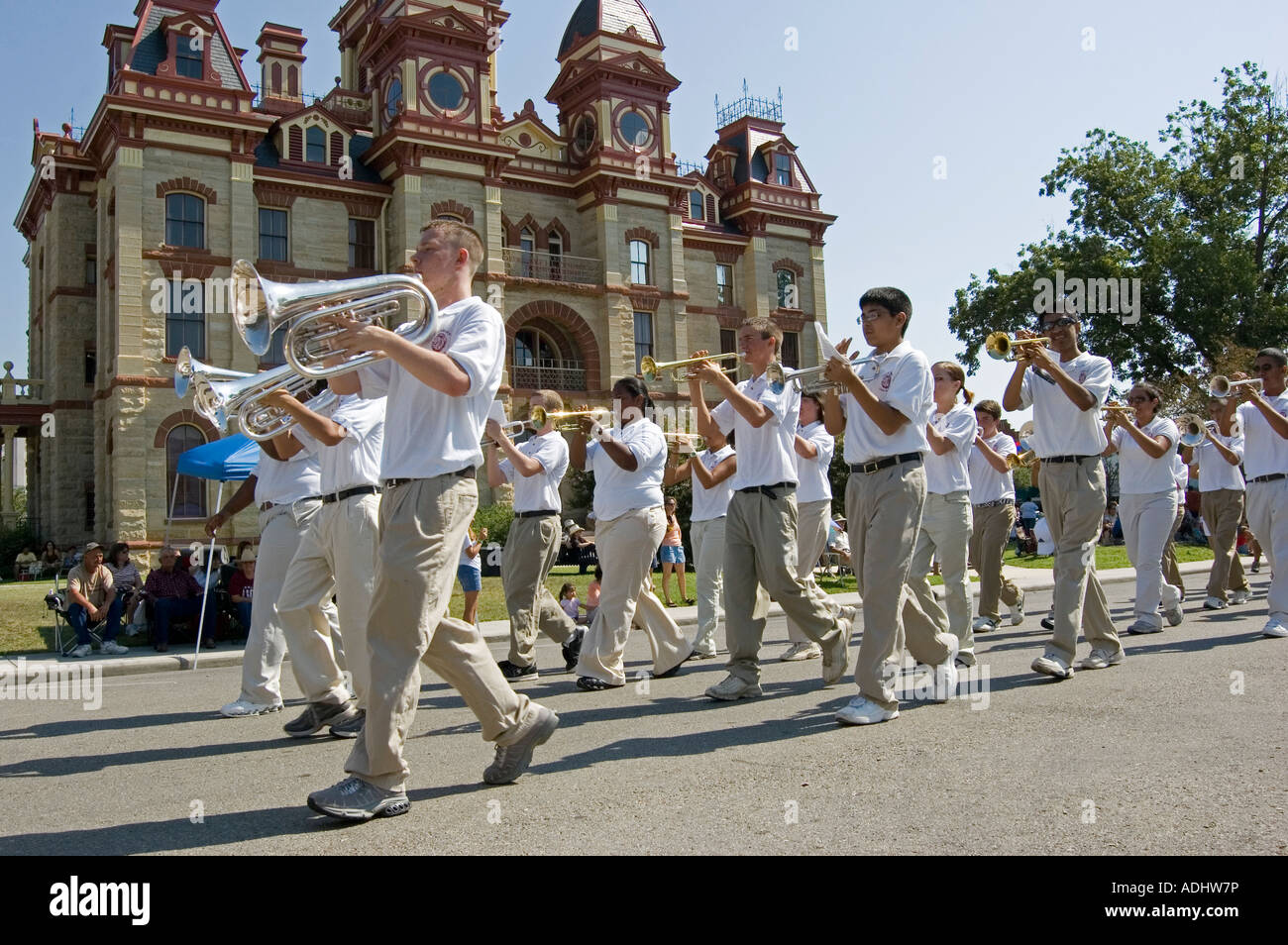 High school orchestra hi-res stock photography and images - Alamy