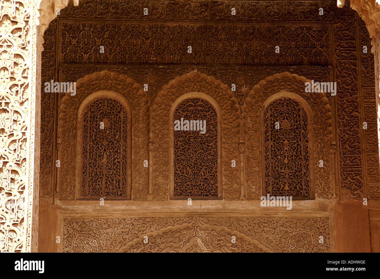 Archway in old marakech building hi-res stock photography and images ...