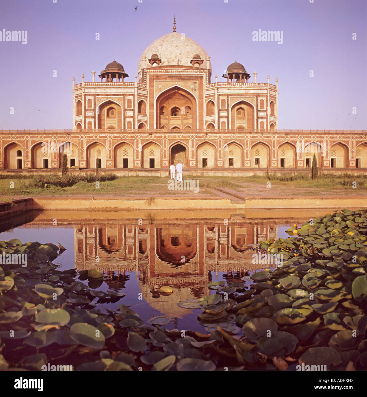 Hunuyanstomb delhi 16th c built by haji begum hi-res stock photography ...