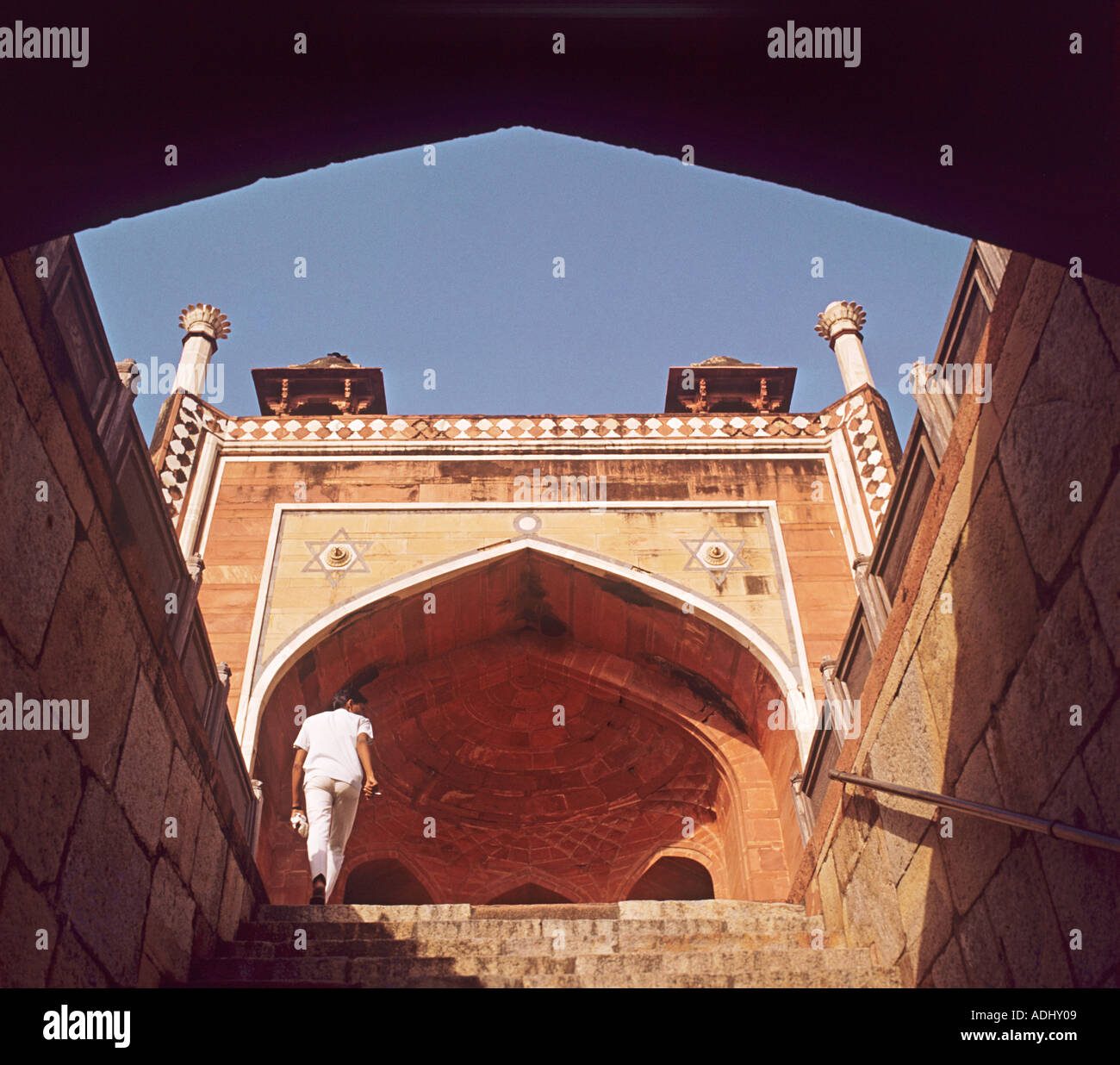 Humayuns Tomb in Delhi built in memory of her husband Emperor Humayan ...