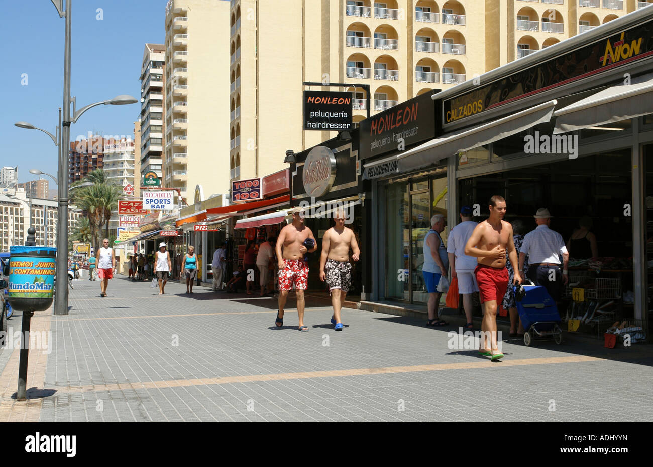 Beach walk shopping mall hi-res stock photography and images - Alamy