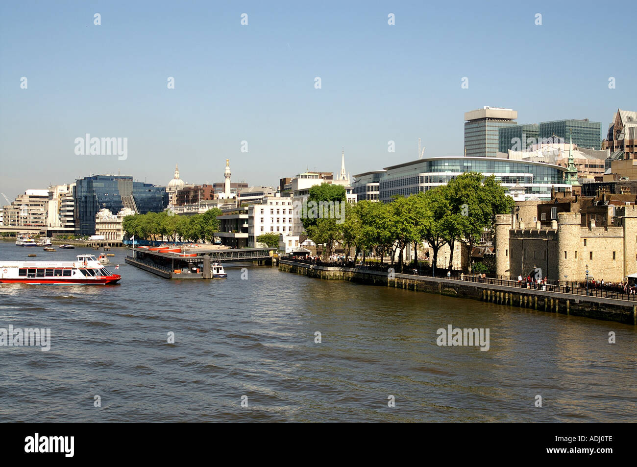 The Traitors gate the Tower of London and pool of London Stock Photo ...