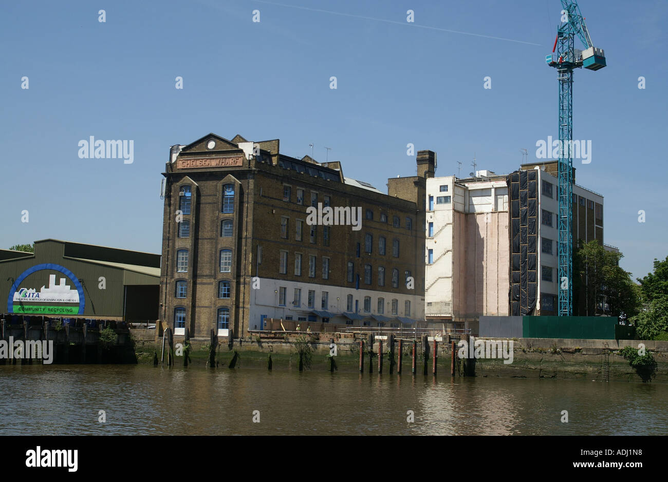 Chelsea Wharf Thames river cruise Stock Photo - Alamy