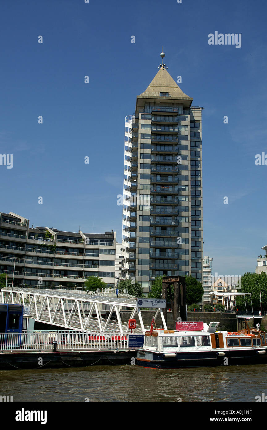 Chelsea harbour pontoon river thames London Stock Photo - Alamy