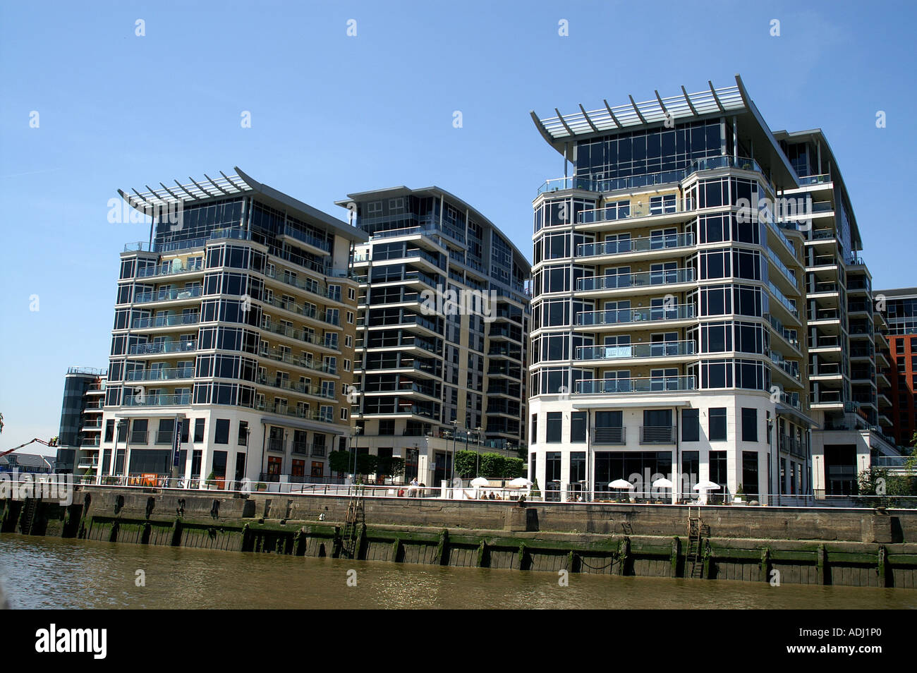 Chelsea harbour Thames river cruise Stock Photo - Alamy