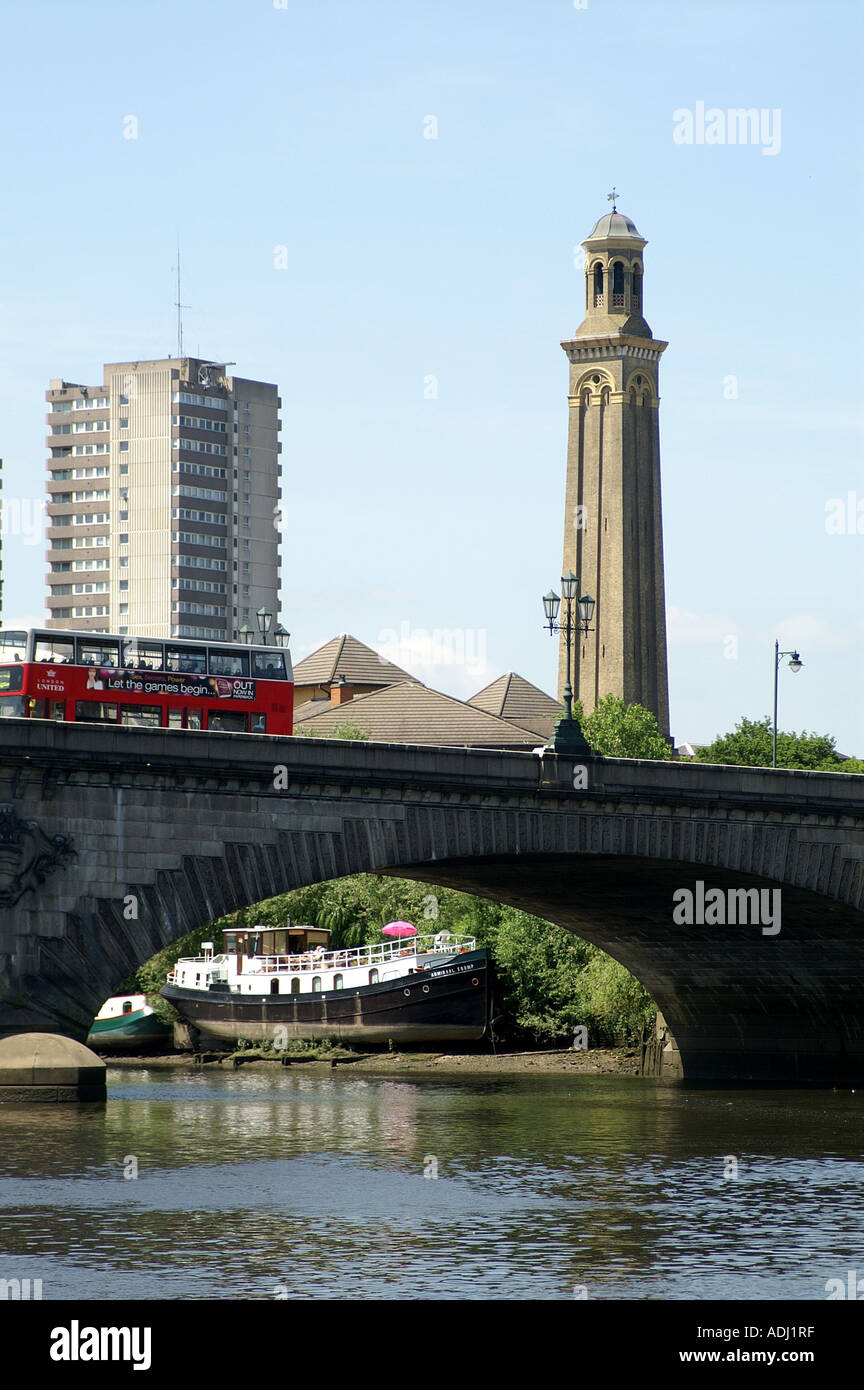 Kew bridge hi-res stock photography and images - Alamy