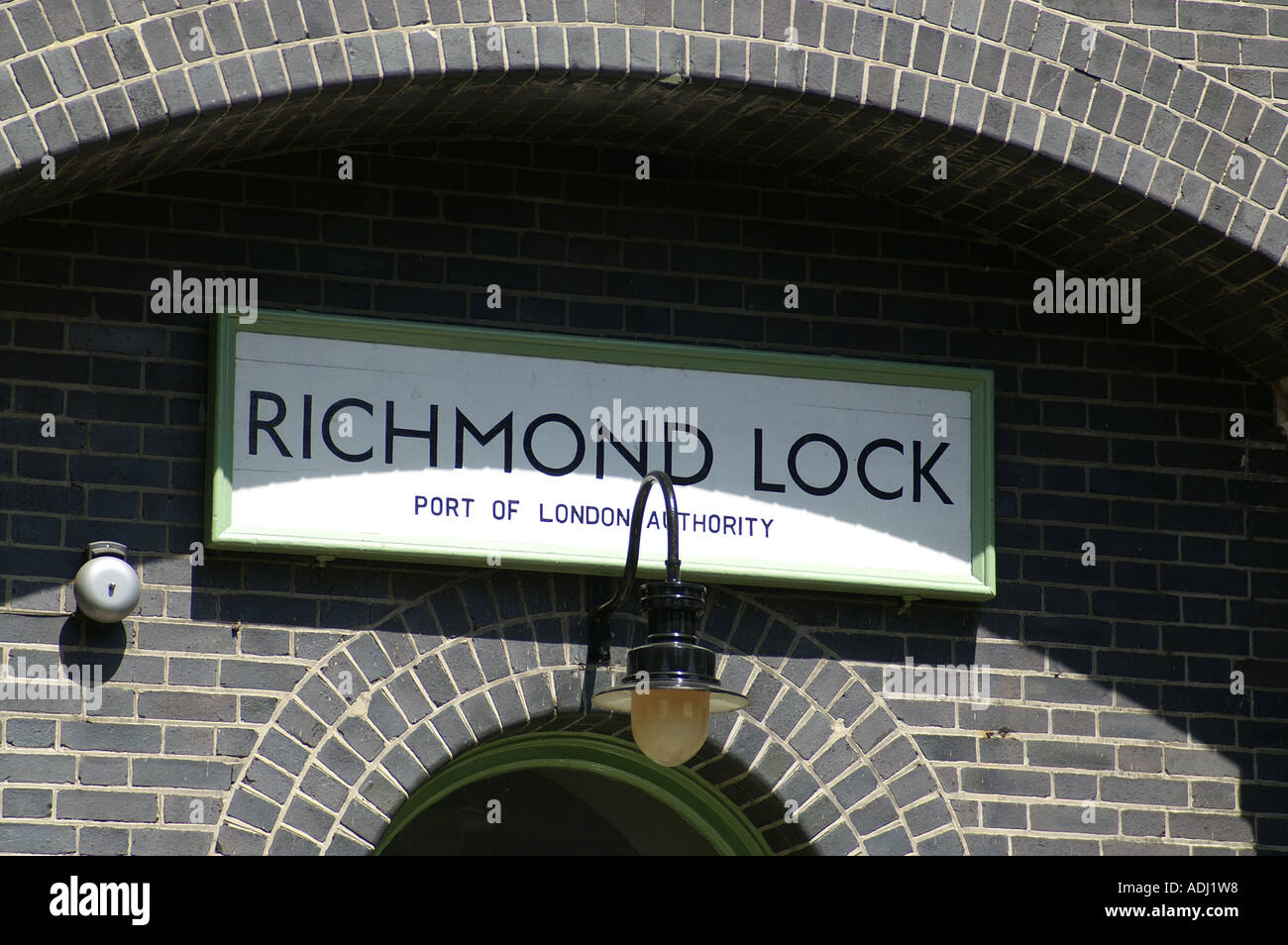 Richmond Lock Port of London authority River Thames Stock Photo - Alamy