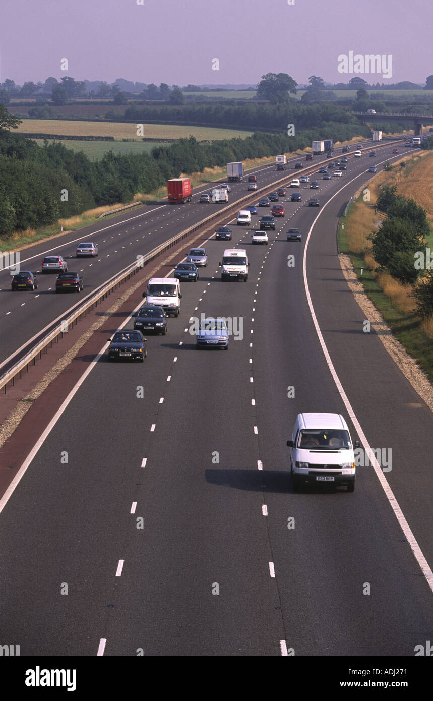 M40 motorway oxfordshire england hi-res stock photography and images ...