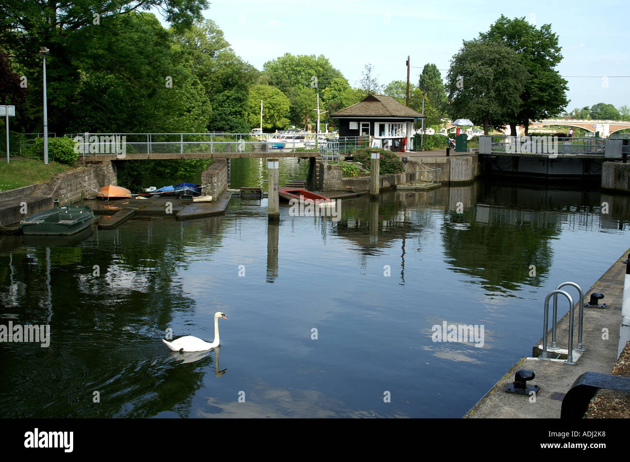 The lock at Hampton Court River Thames London England Stock Photo - Alamy