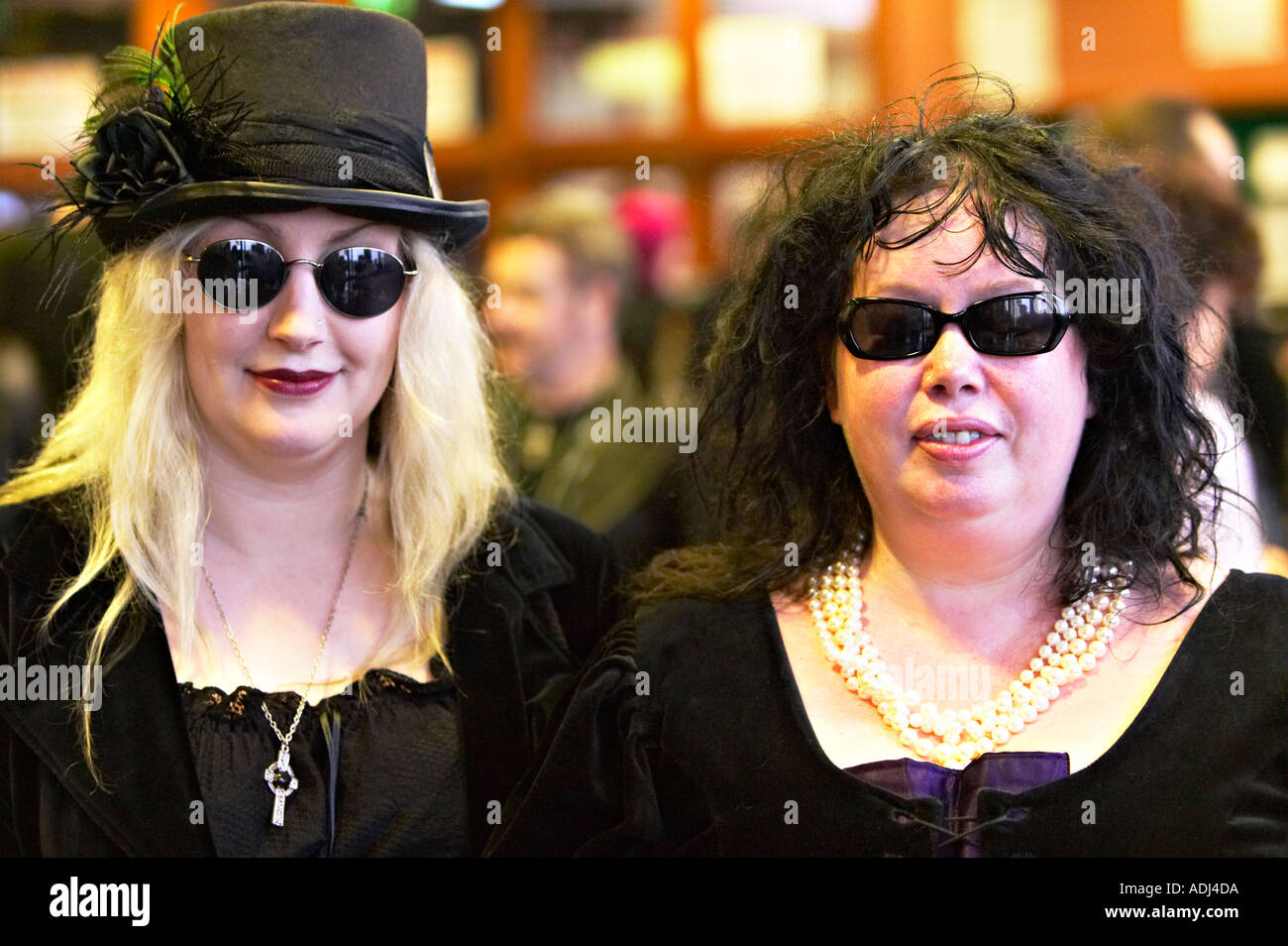Goth ladies hi-res stock photography and images - Alamy