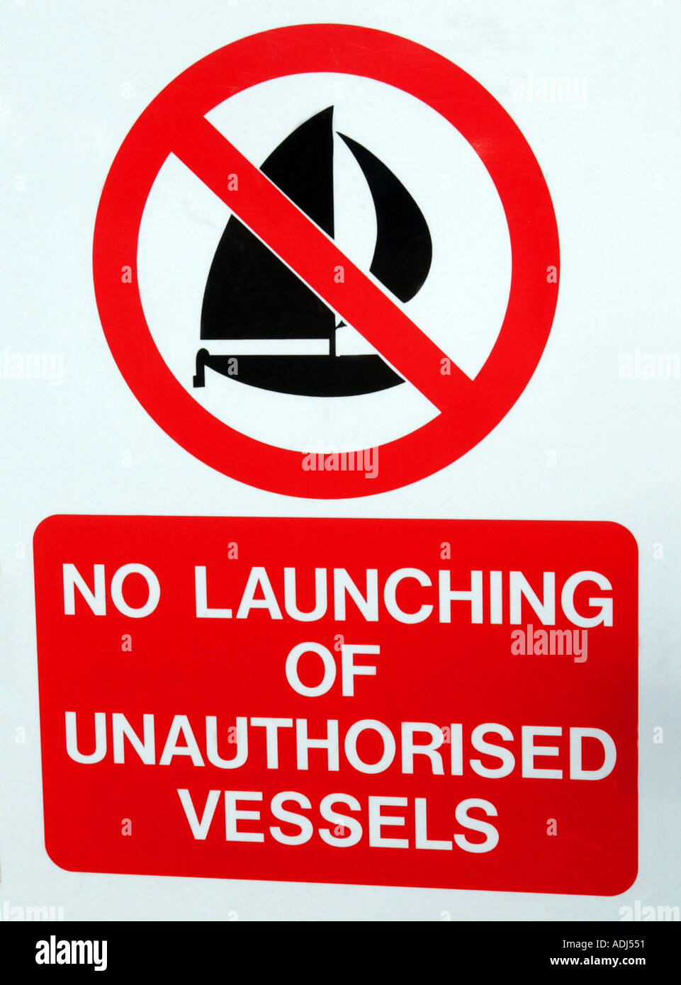 No launching of unauthorised vessels sign Stock Photo - Alamy