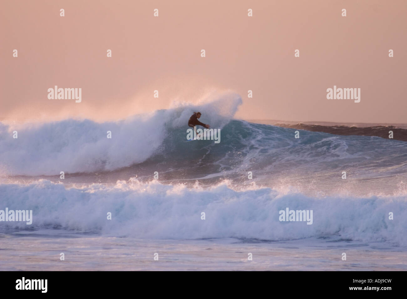 Surfing along north shore hi-res stock photography and images - Alamy