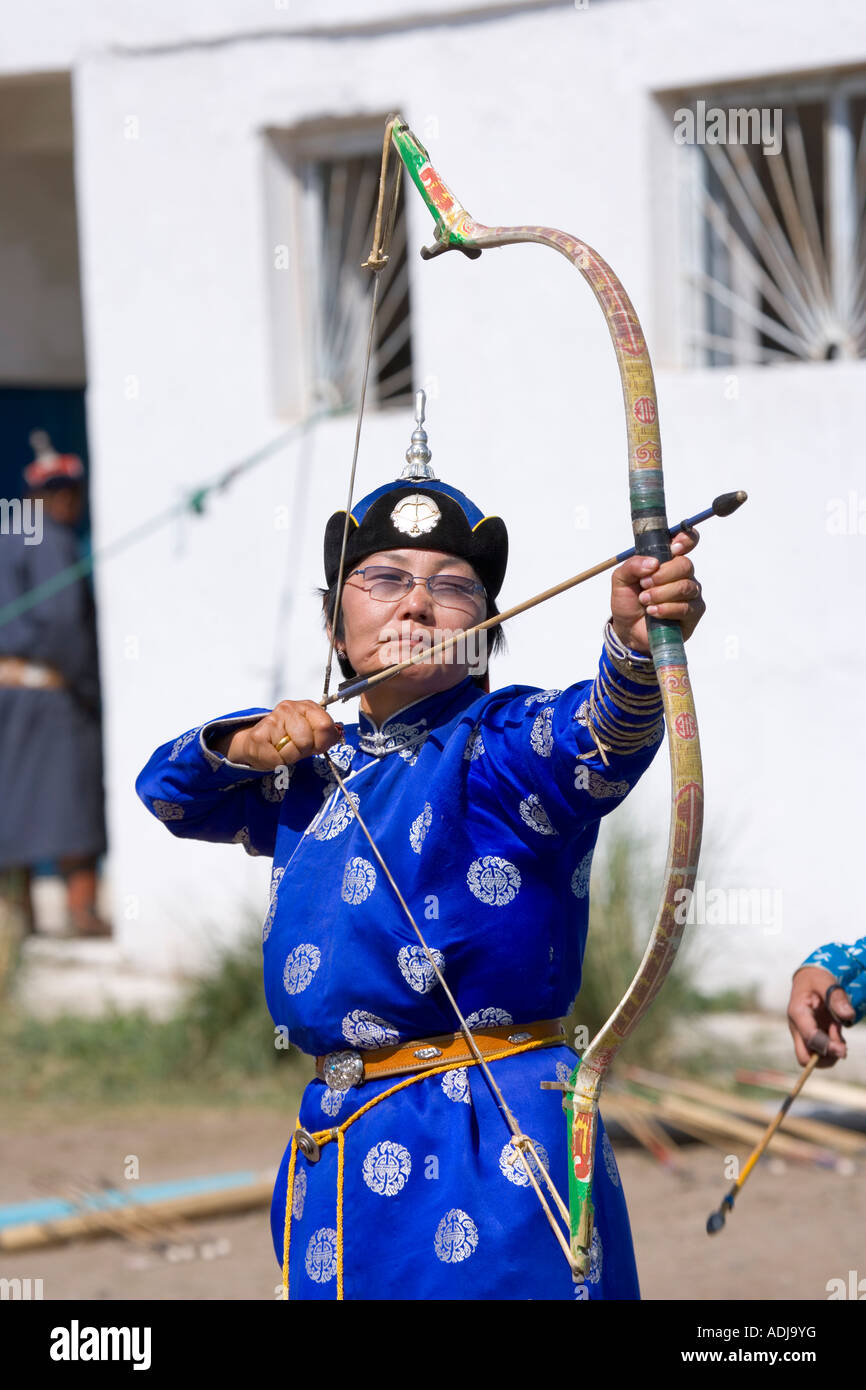 2007 female archer Stock Photo - Alamy