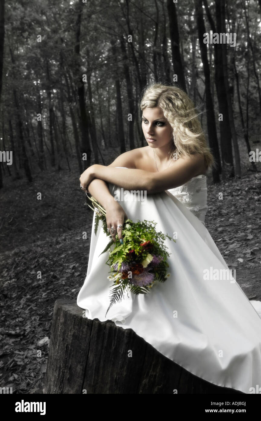 Run away bride hi-res stock photography and images - Alamy