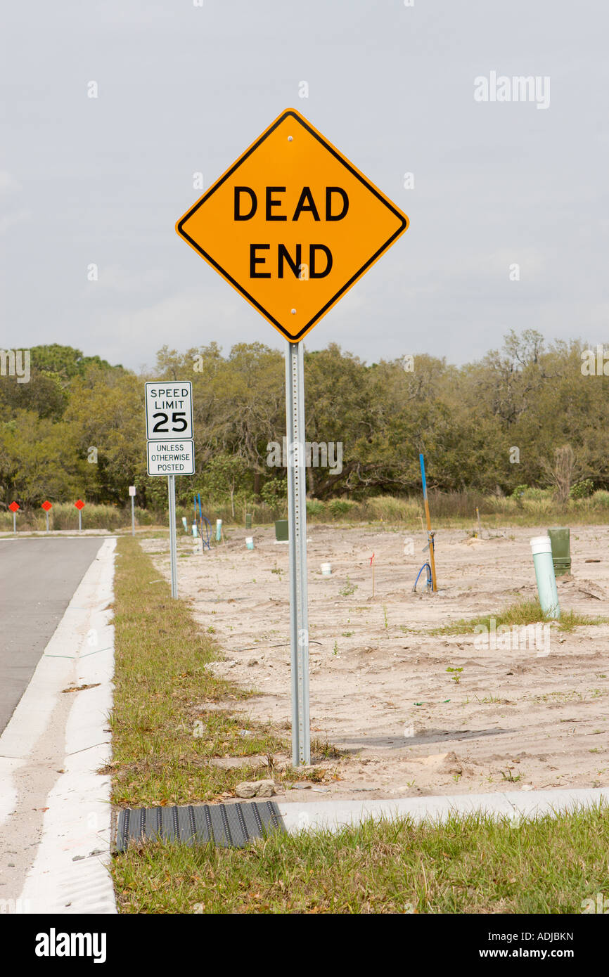 Dead End Street Sign Stock Photo - Alamy
