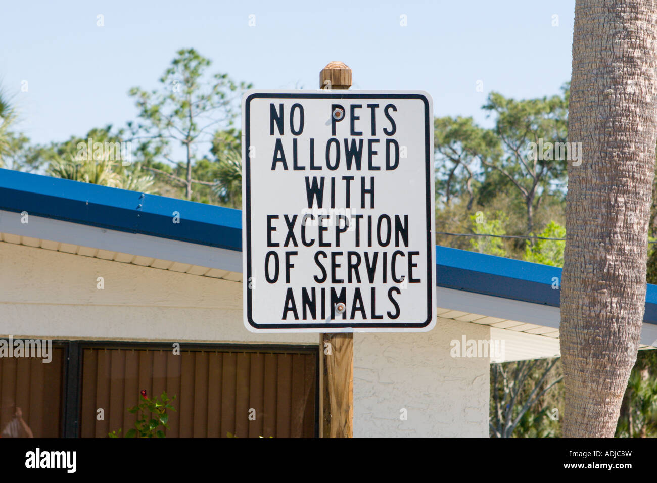 No Pets Allowed with Exception of Service Animals Sign Stock Photo - Alamy