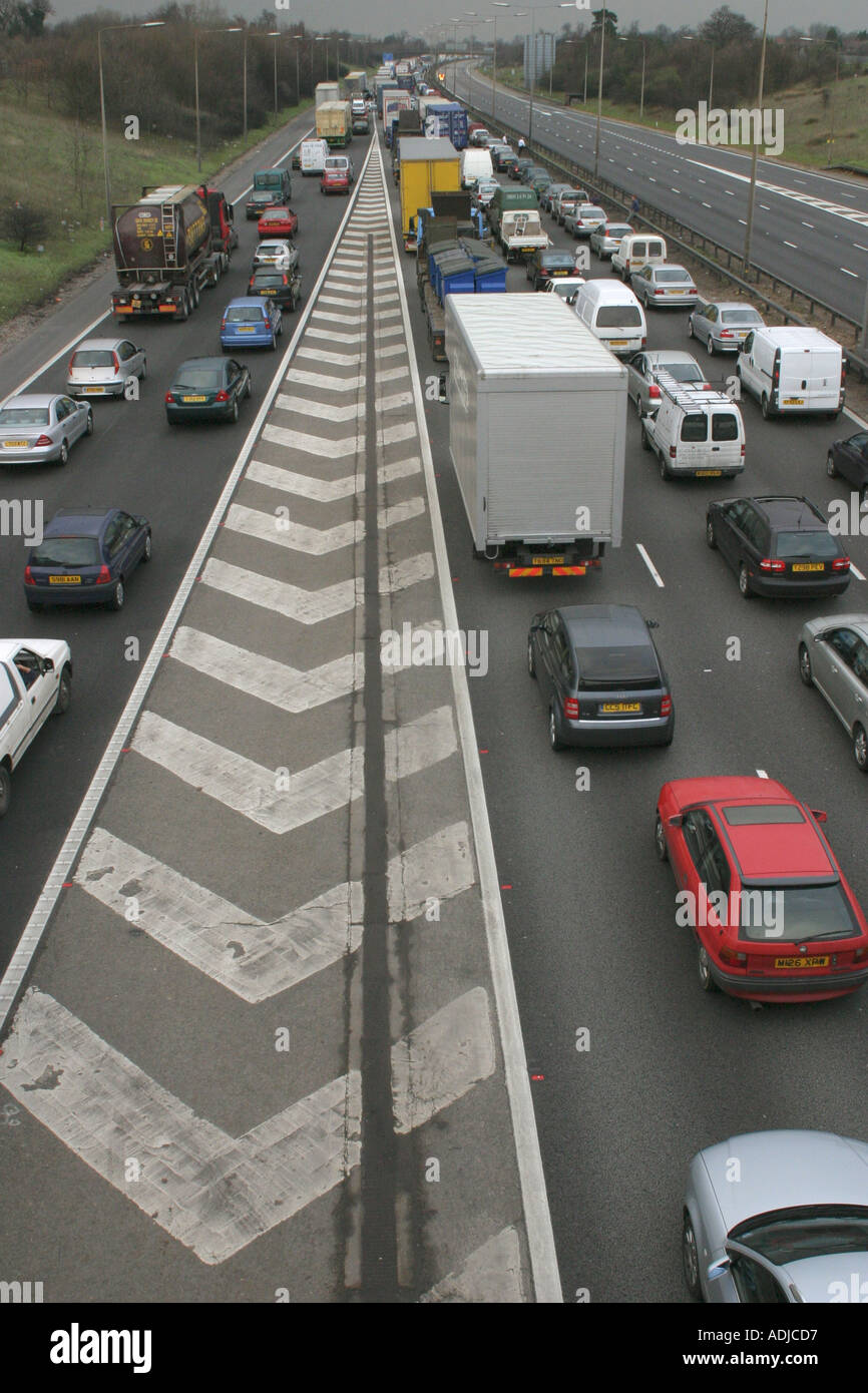 Traffic jam on the M25 motorway Stock Photo - Alamy