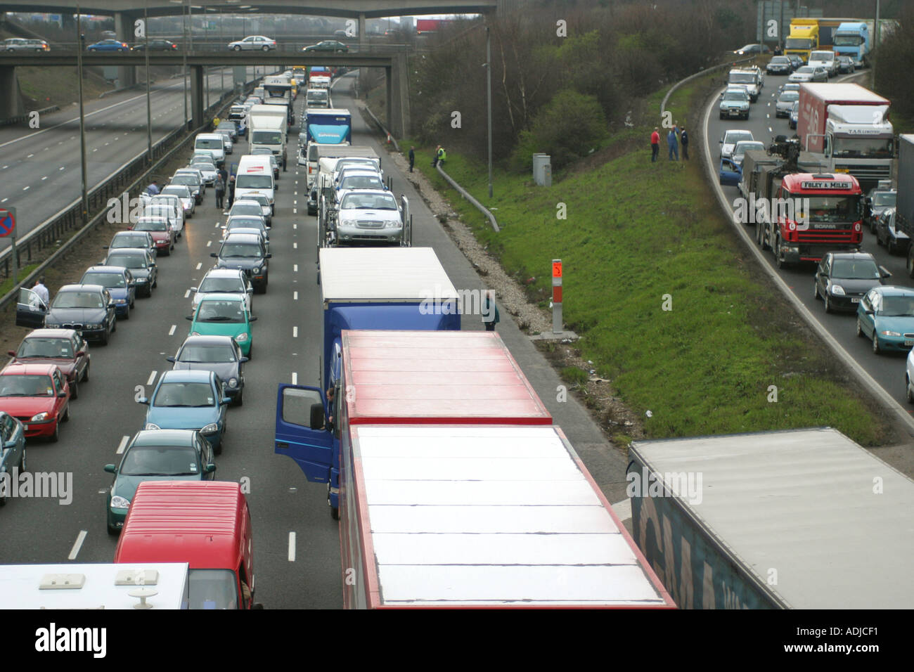 traffic jam on the M25 motorway Stock Photo - Alamy