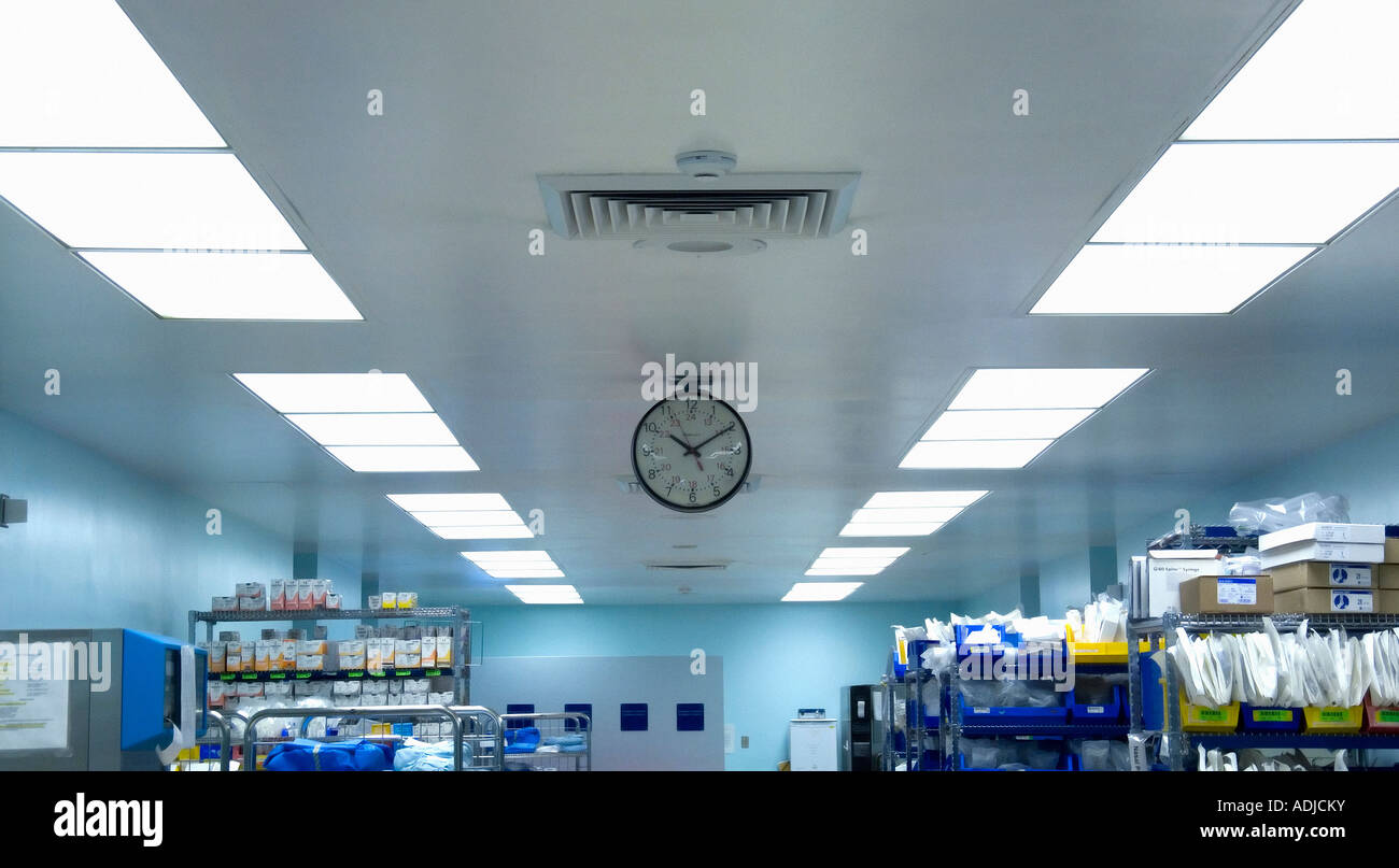 Sterile surgery prep room Stock Photo - Alamy
