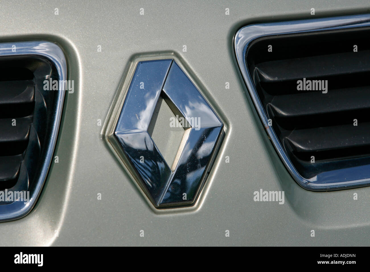 Renault badge hi-res stock photography and images - Alamy