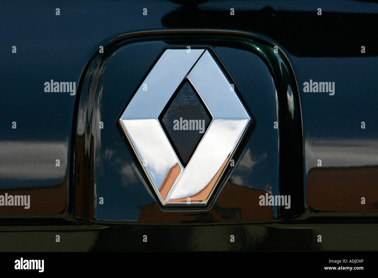 Renault car badge Stock Photo - Alamy