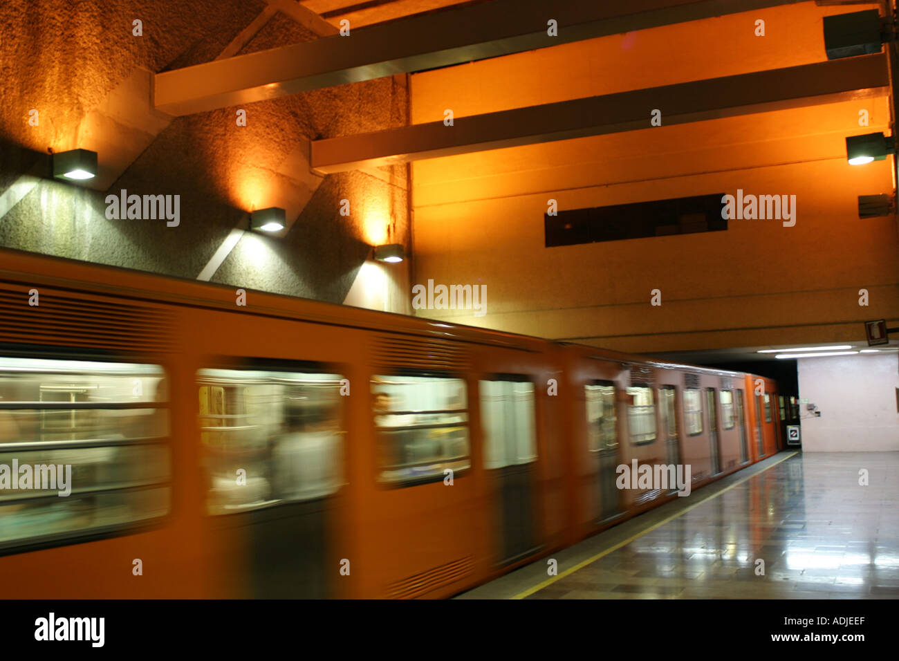 mexico City underground station Stock Photo - Alamy