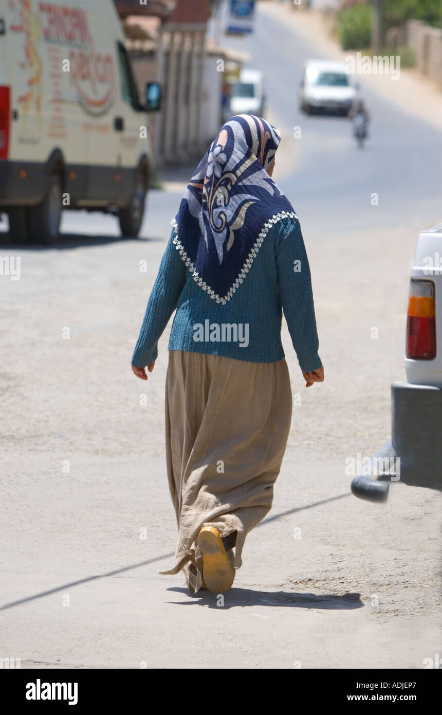 Turkish woman in head dress hi-res stock photography and images - Alamy