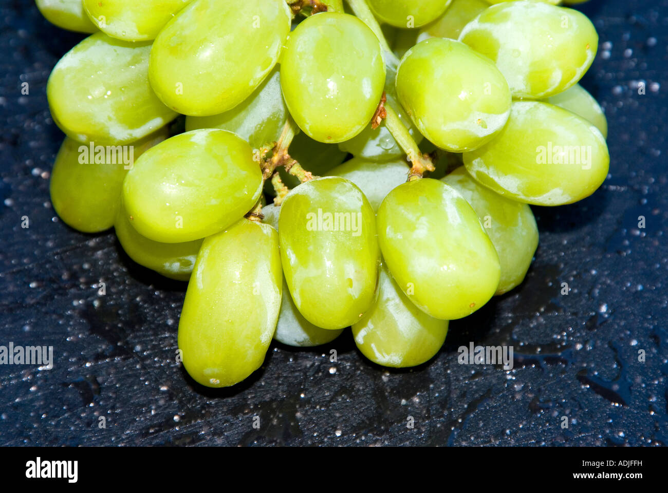 Green Seedless Grapes Stock Photo - Alamy