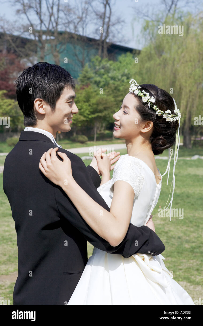 Bride and bridegroom dance hi-res stock photography and images - Alamy